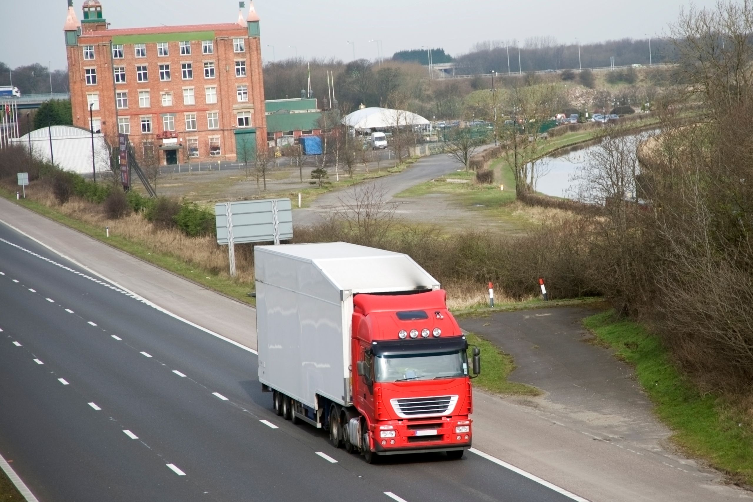 How to Find Quality HGV Training in the UK - NPChauffeurDrive.co.uk